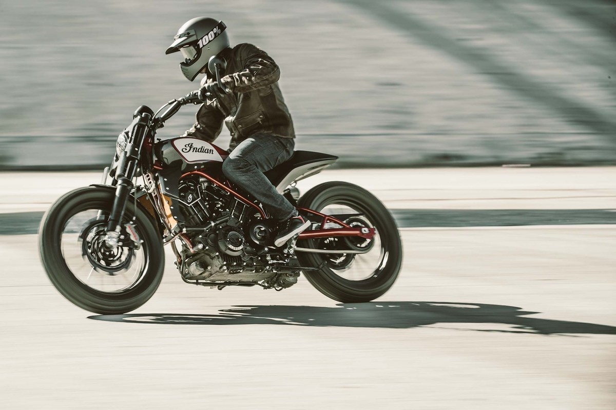 Indian kondigt 2019 FTR1200 Street Tracker aan