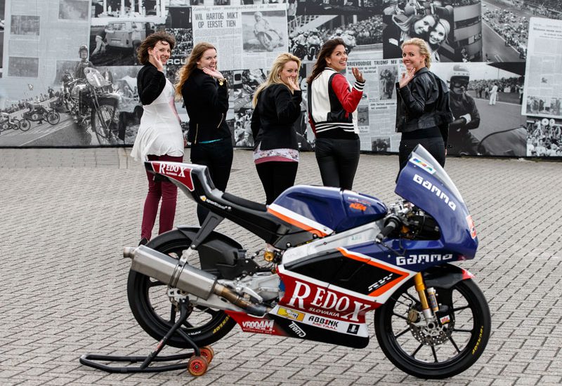 Kies je favoriete TT-grid girl - Motor.NL