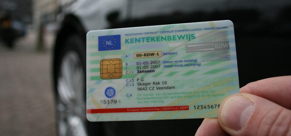 Kentekencard vervangt papieren kentekenbewijs - Motor.NL