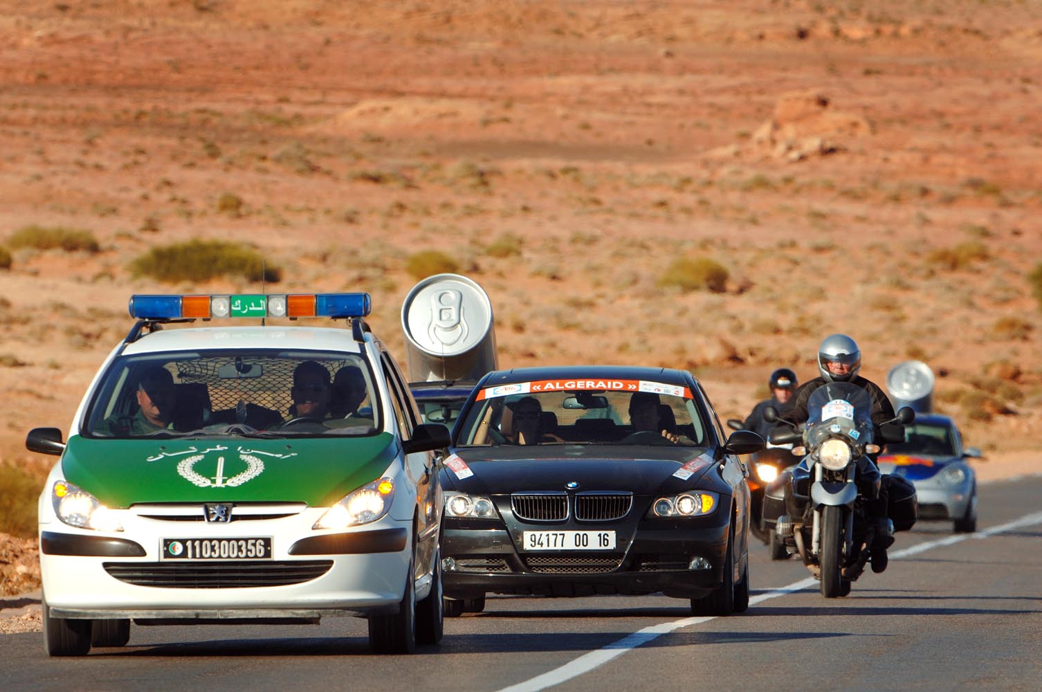 Algeraid: on road door Algerije