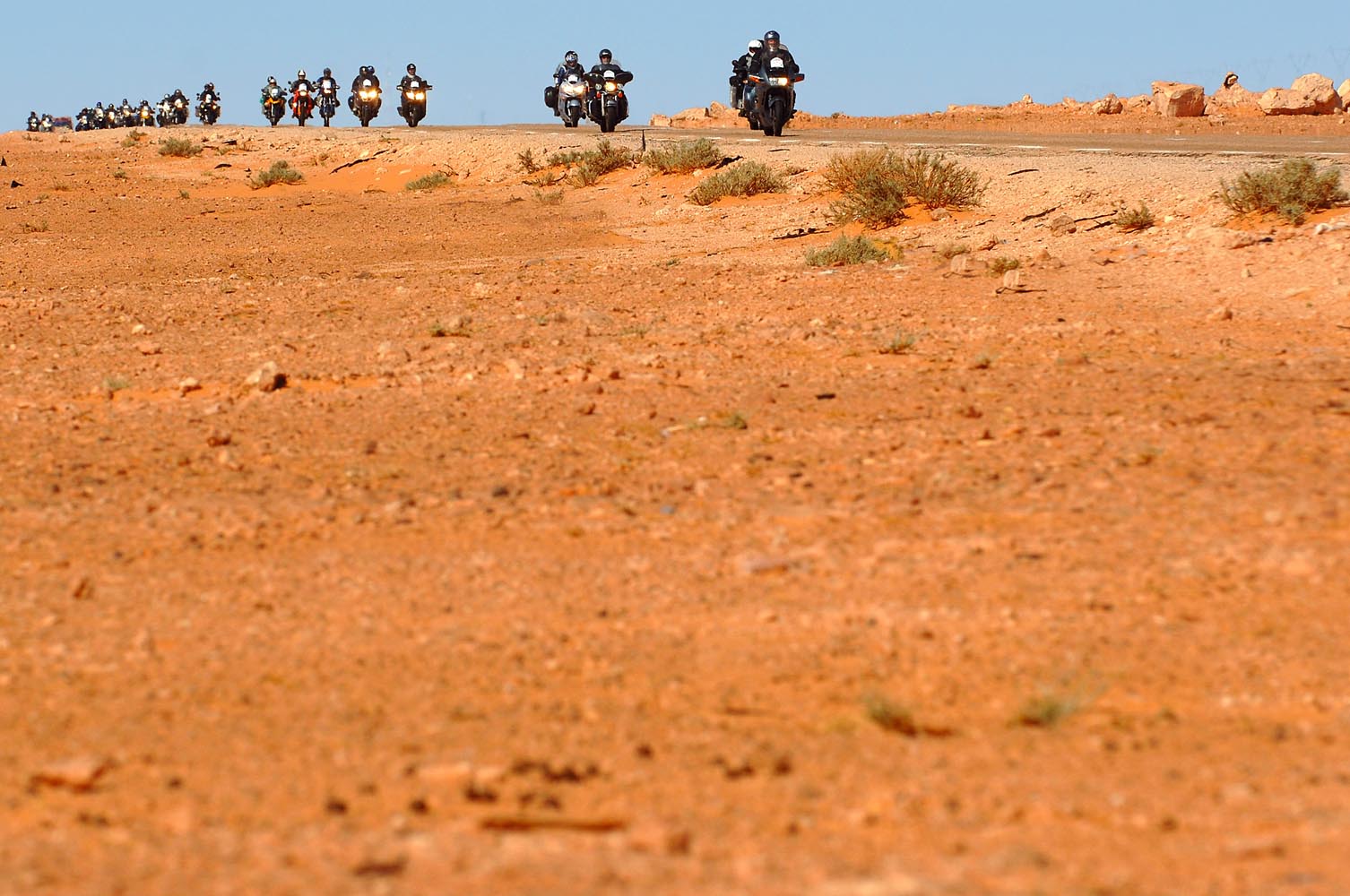 Algeraid: on road door Algerije