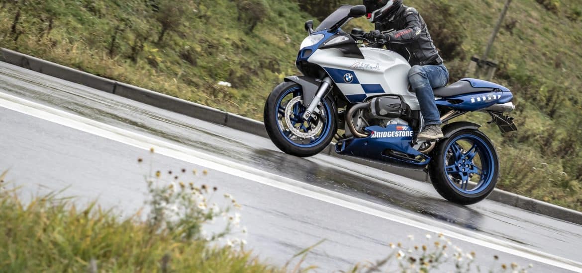 Motorrijden in de regen, vijf tips - Motor.NL