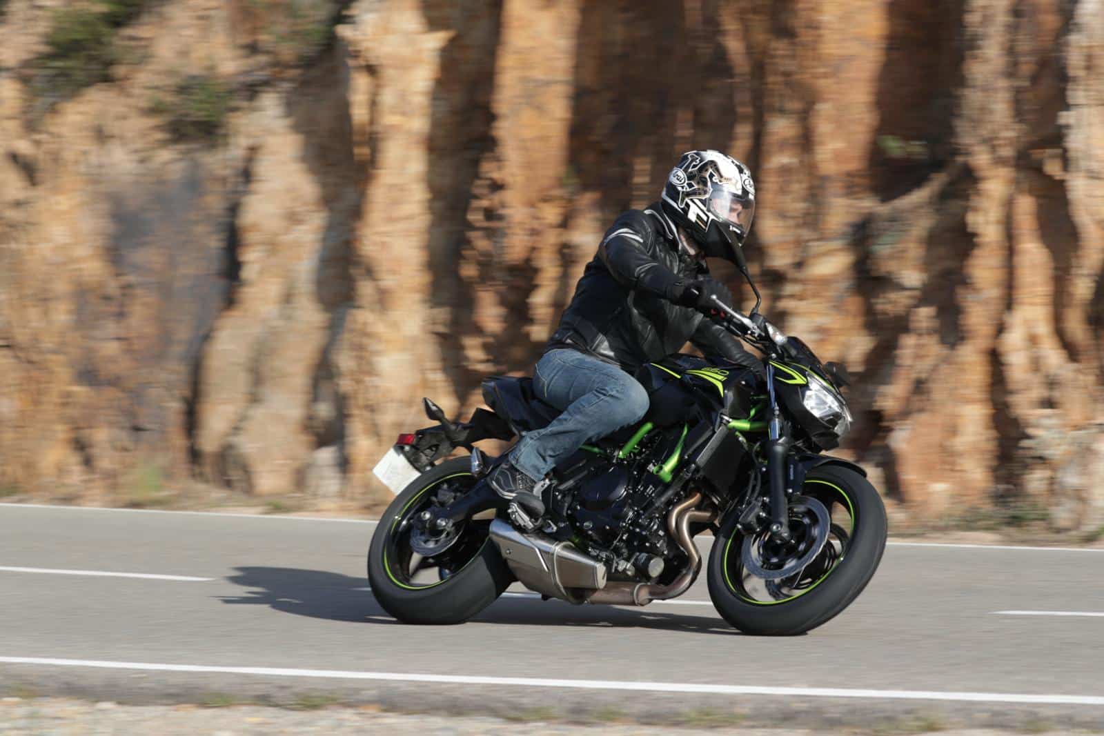 Test Kawasaki Z650 2020