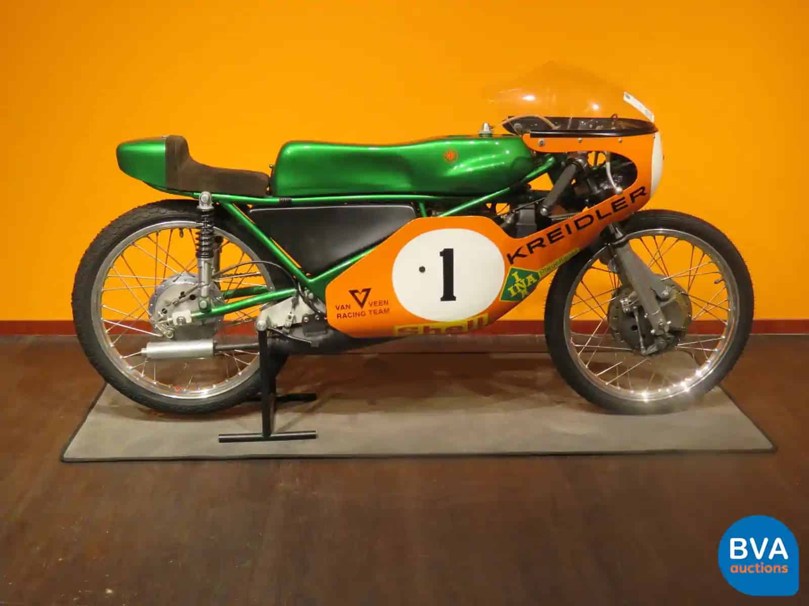 60 klassieke motorfietsen (en brommers) in de veiling