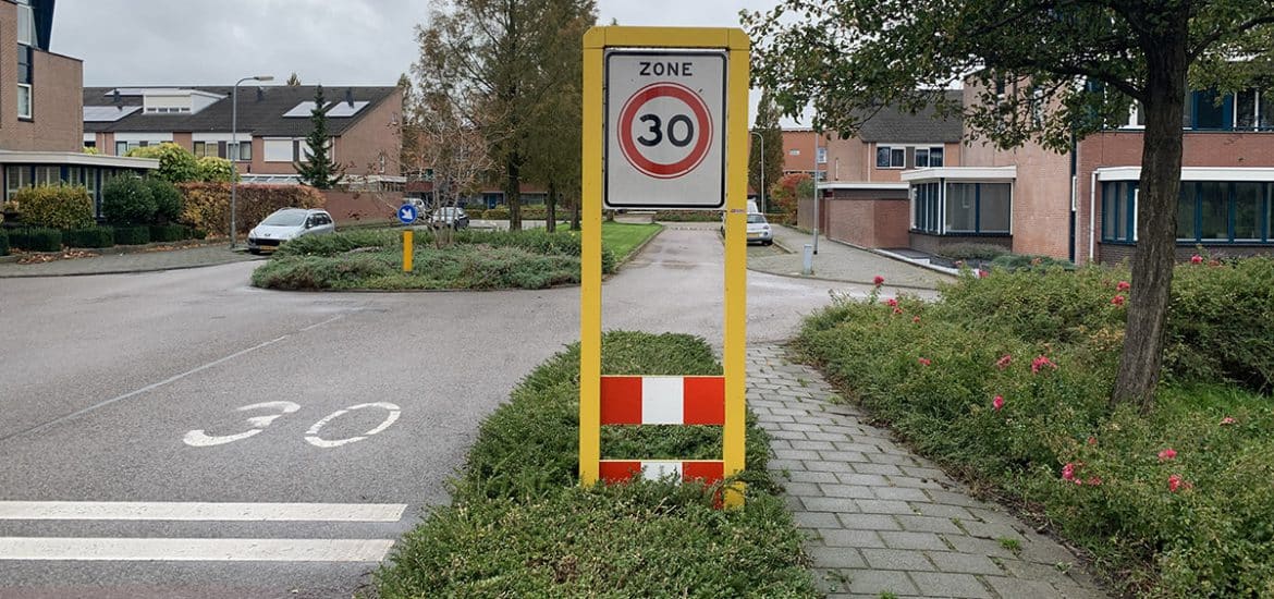 Tweede Kamer: 30 km/u in de bebouwde kom - Motor.NL