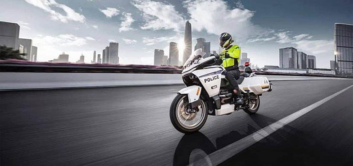 CFMoto 300GT-E: Chinese politie gaat elektrisch - Motor.NL