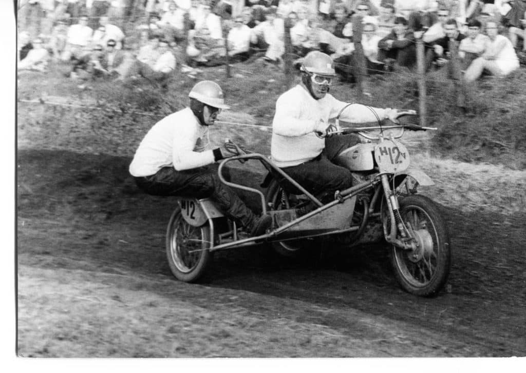 Hoe Broer Dirkx probeerde te crossen met een Laverda-zijspan