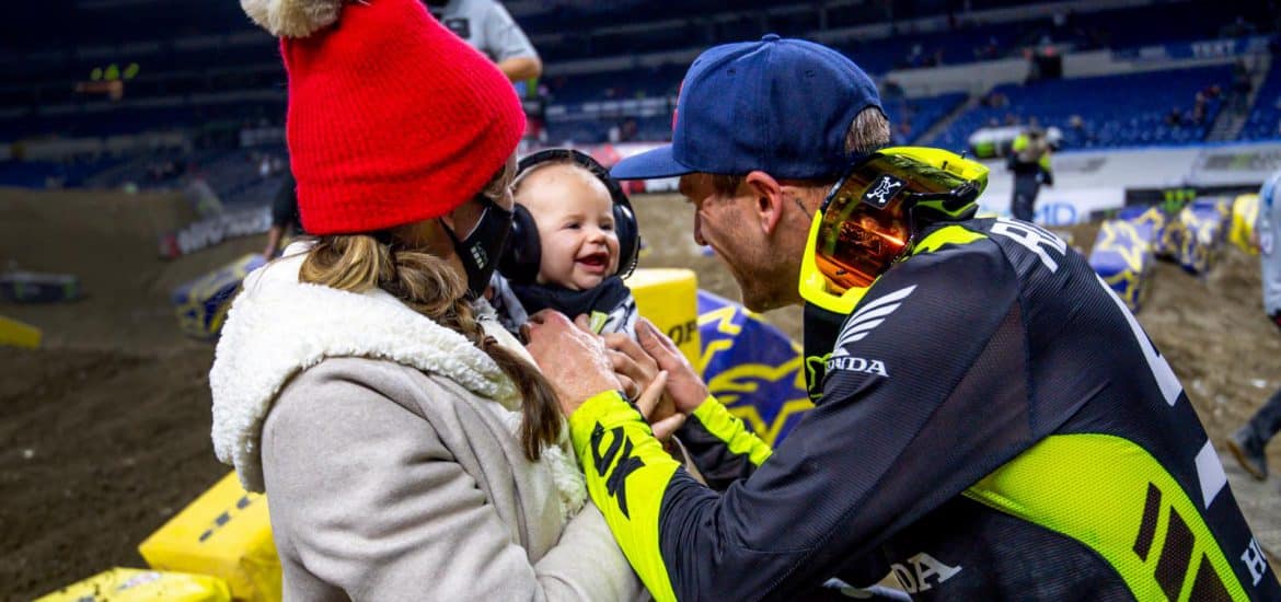 Ken Roczen in beeld: Familiegeluk - Motor.NL