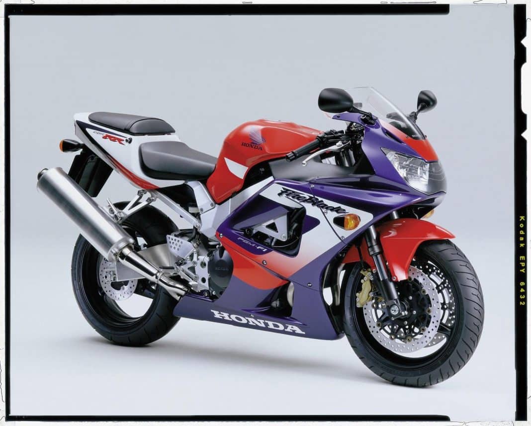 Reportage: 30 jaar Honda Fireblade (1992 - 2022)