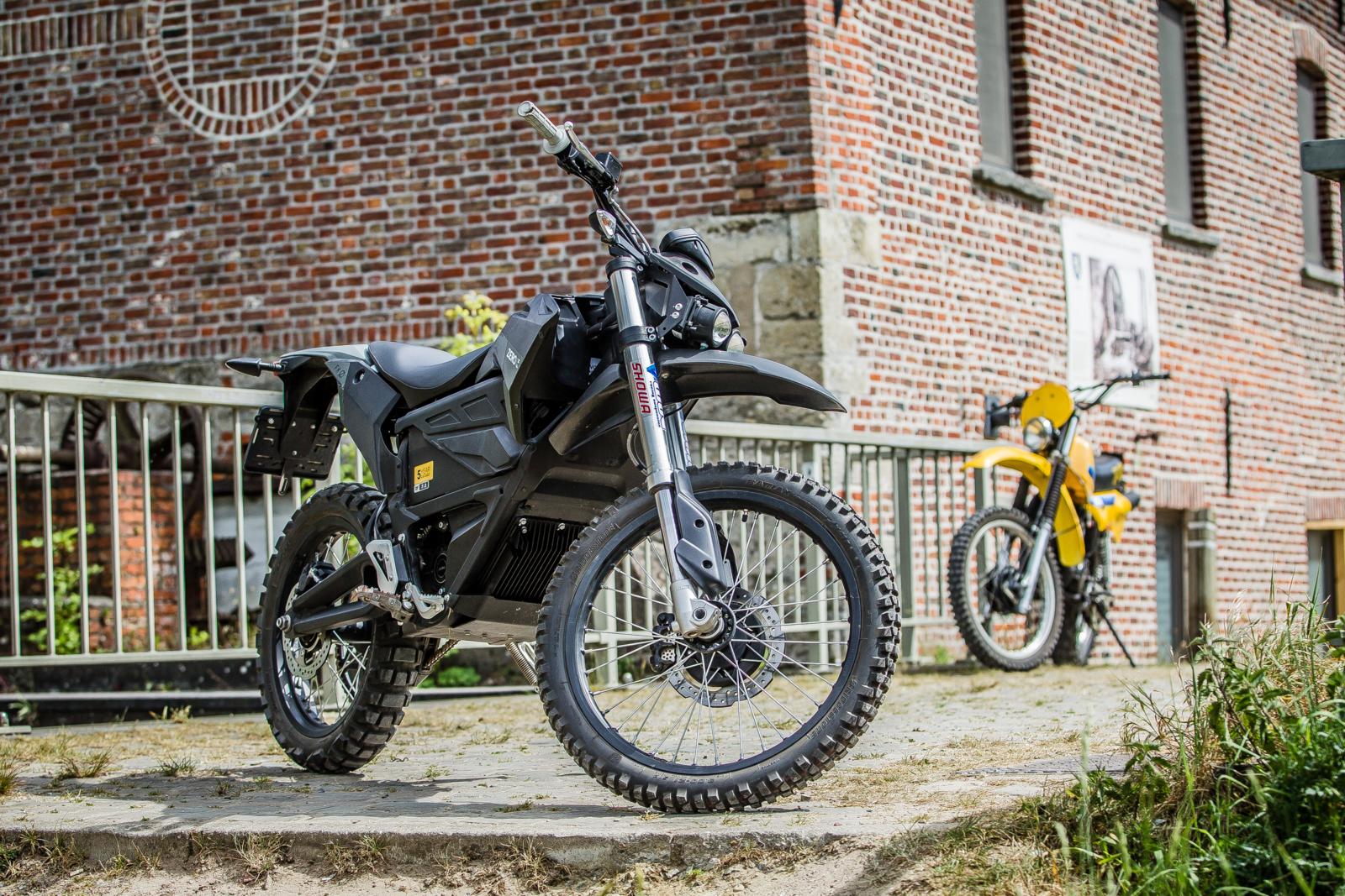 Endurotest: 1980 Suzuki PE 250 vs. 2022 Zero FX