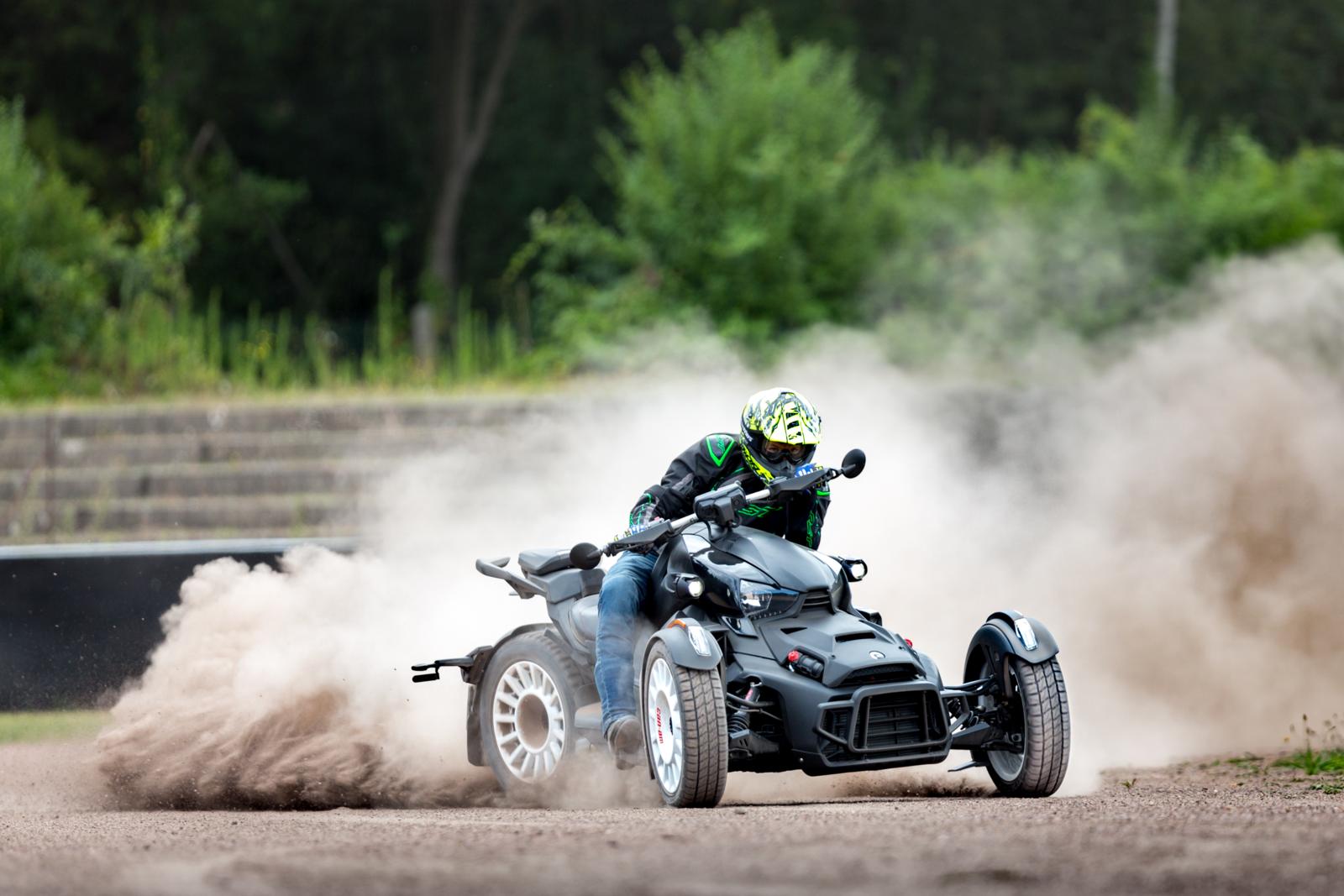 Met de Can-Am Ryker Rally op de speedway