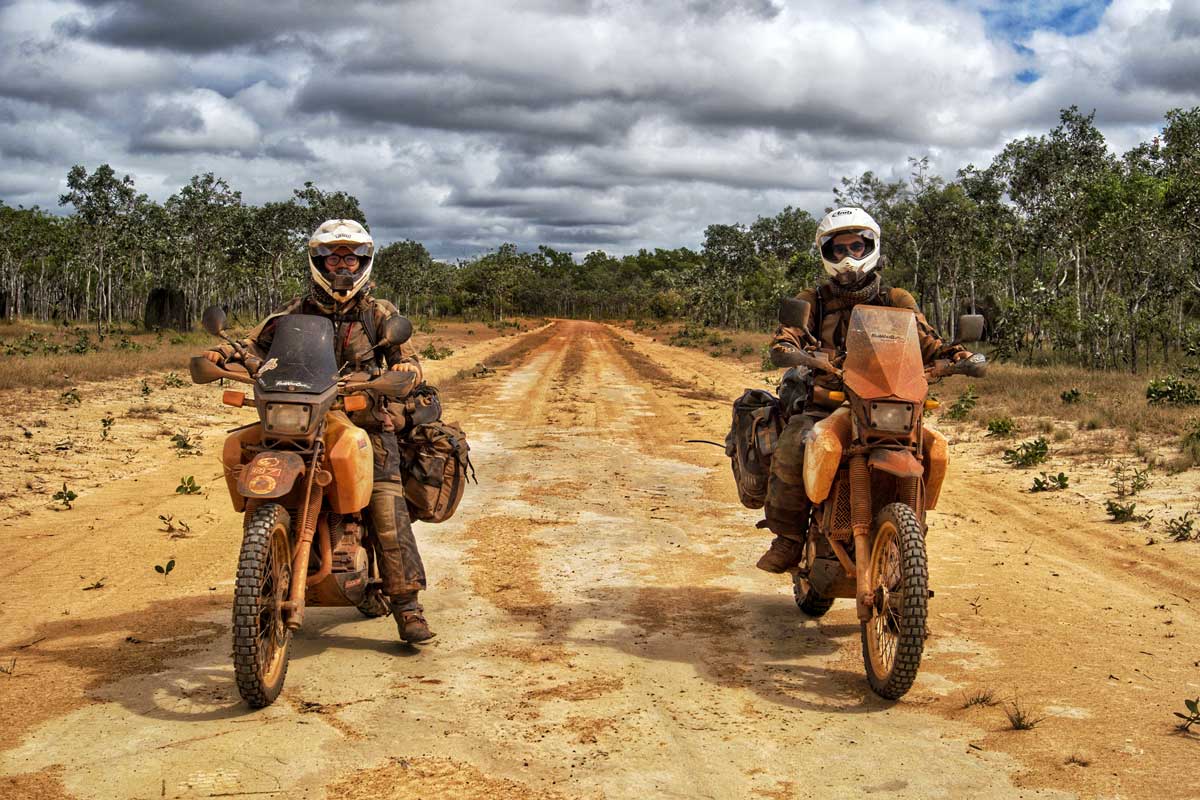 Motorrijden in extreme hitte; ervaringen van een Australische Outback ...
