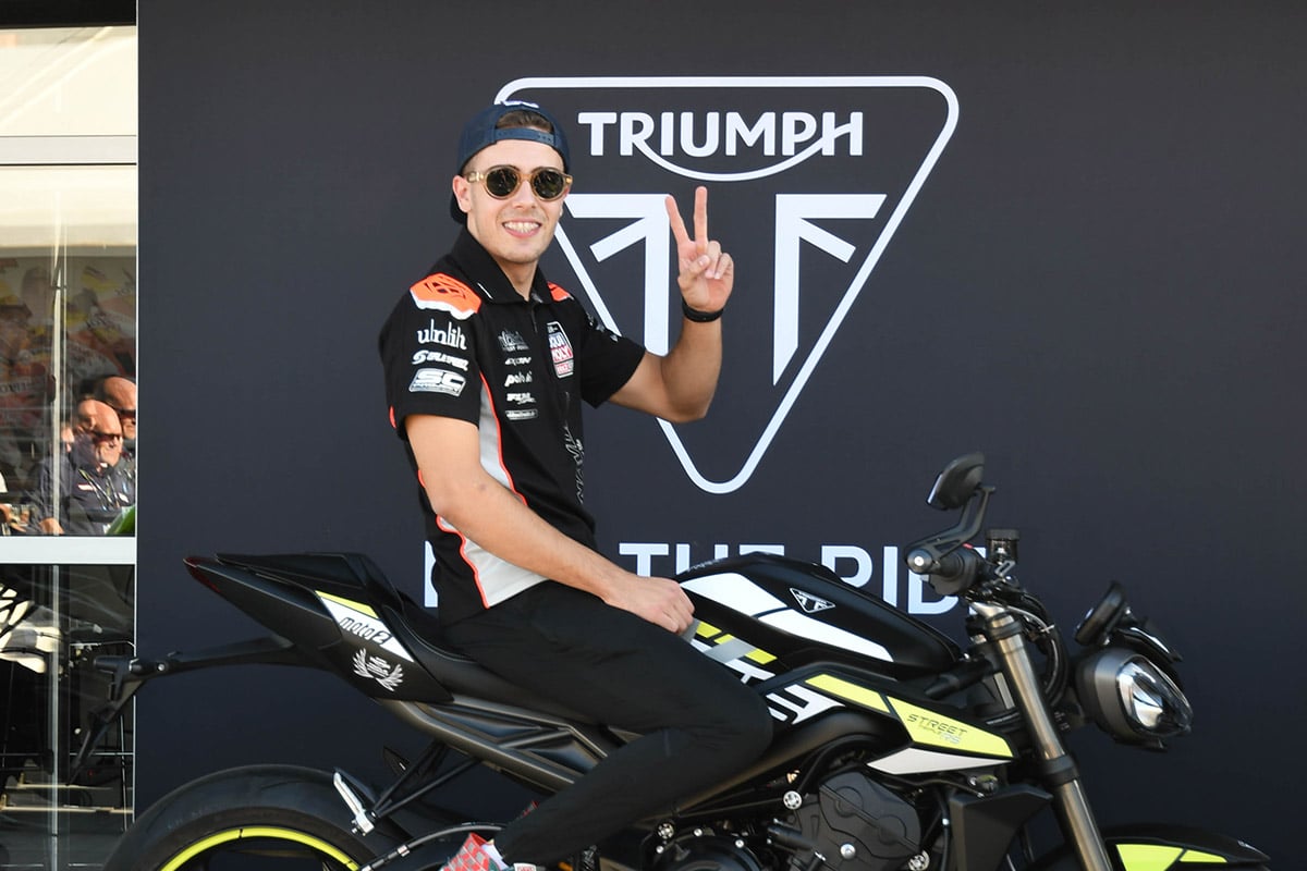 Moto2-coureur Jeremy Alcoba wint nieuwe Triumph Street Triple RS