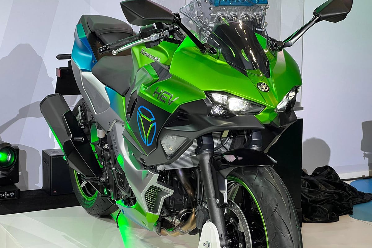 Met deze drietrapsraket zet Kawasaki de motorwereld volledig op z’n kop