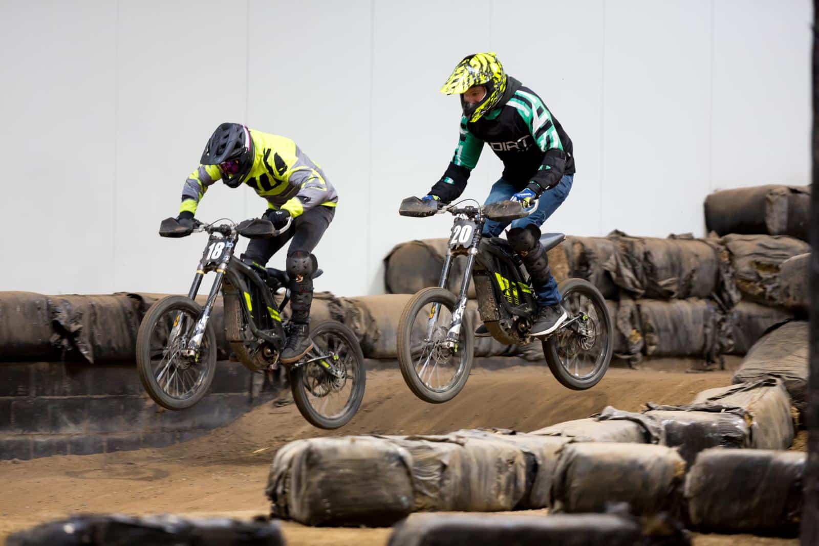 Reportage Edirt Park: 's Winters spelen met e-dirtbikes