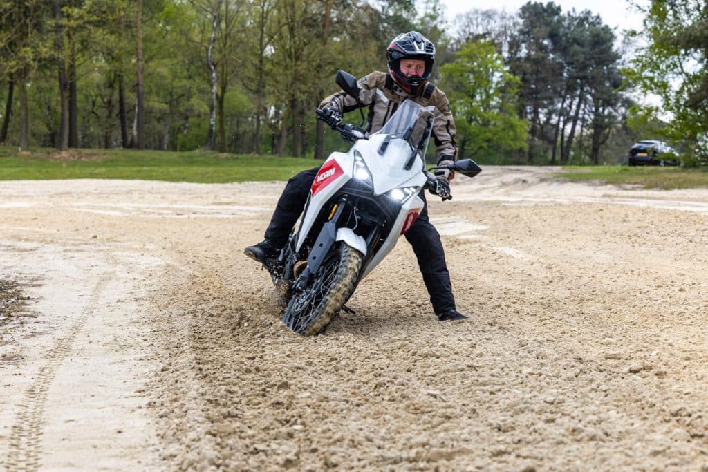 Offroad leren rijden met een allroad #7: Rijden in het zachte zand