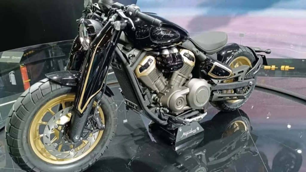 Benda onthult de Retro-stijl Napoleon Bobber