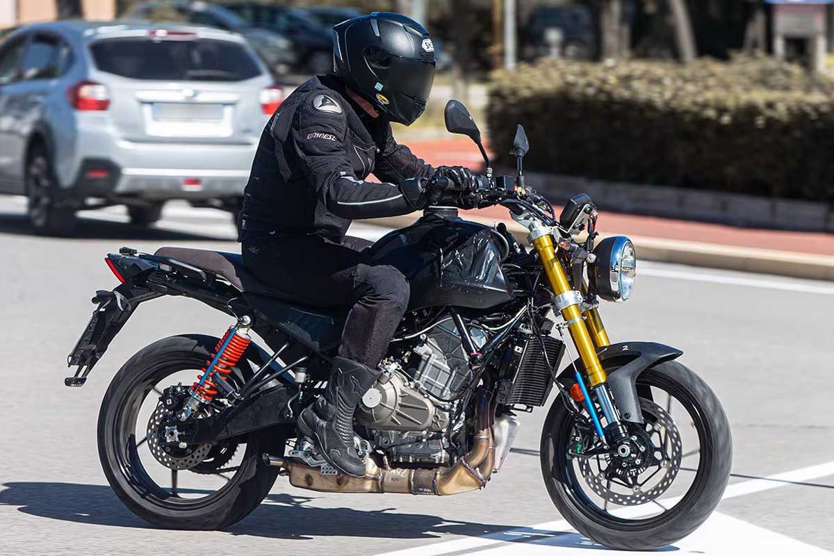 Nieuw Piaggio Prototype: Aprilia of Moto Guzzi?