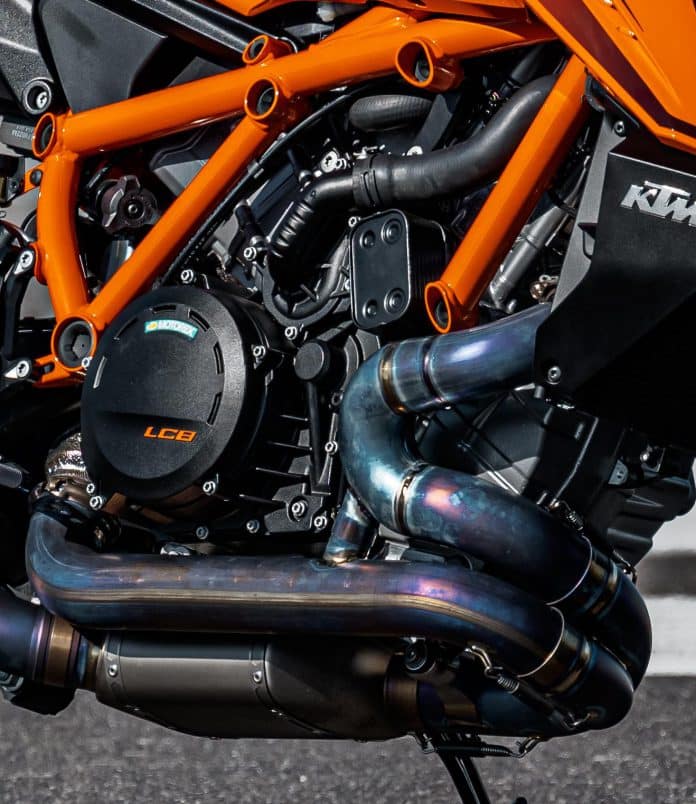 Test 390 Duke – 1390 Super Duke R – 990 Duke: familie met pit!