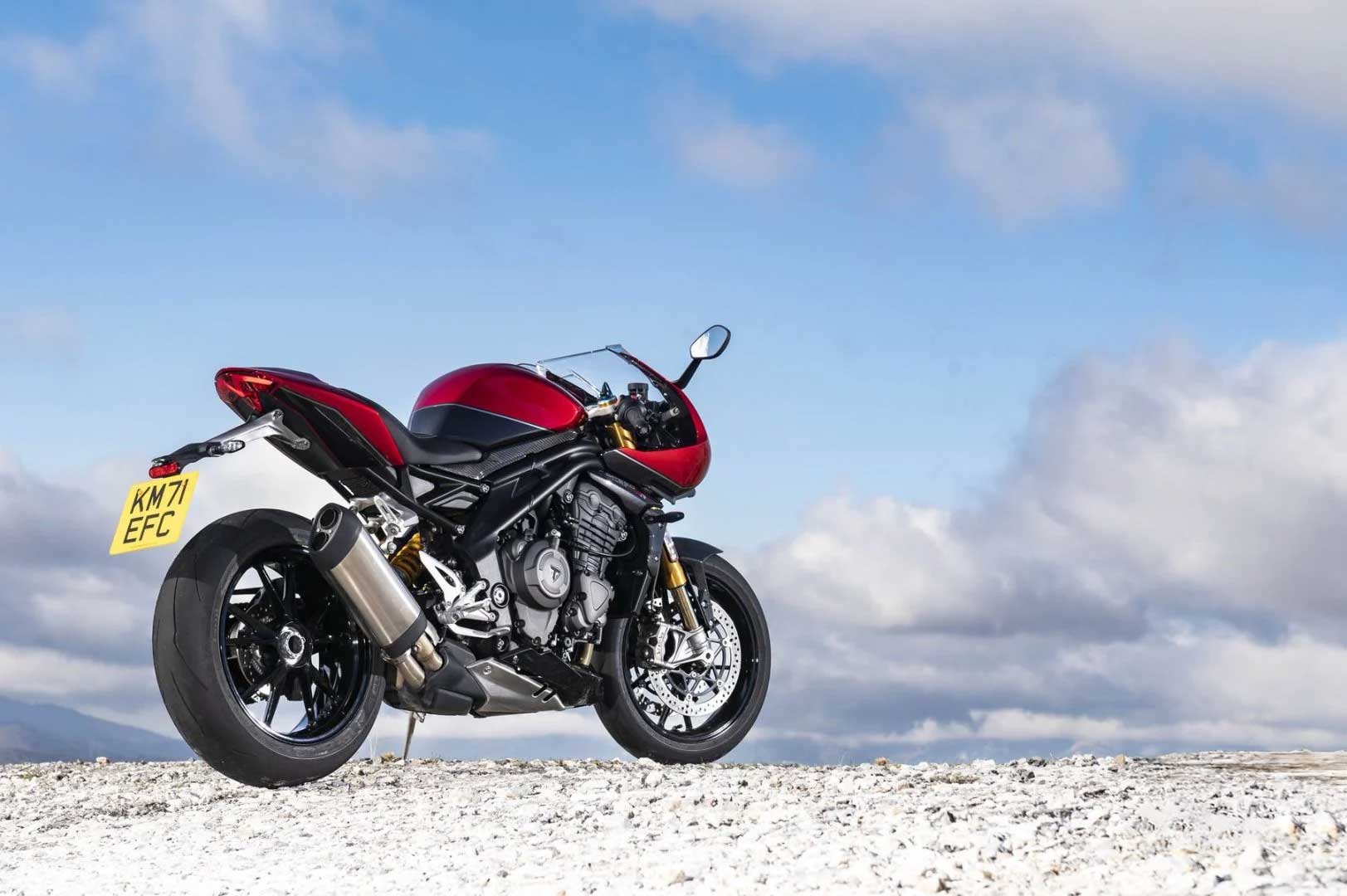 Nieuwe Triumph 400 RR gespot in eindfase