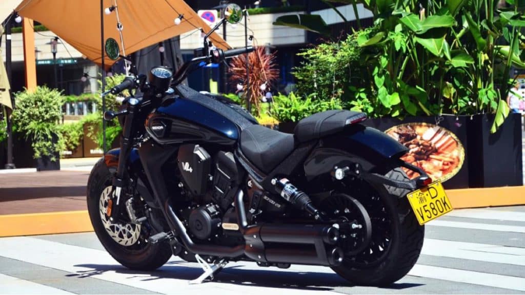 Benda Dark Flag 500 Commander Cruiser: V4-Bobber met luchtvering