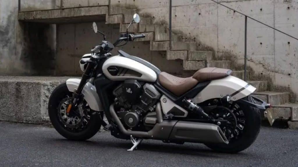 Benda Dark Flag 500 Commander Cruiser: V4-Bobber met luchtvering