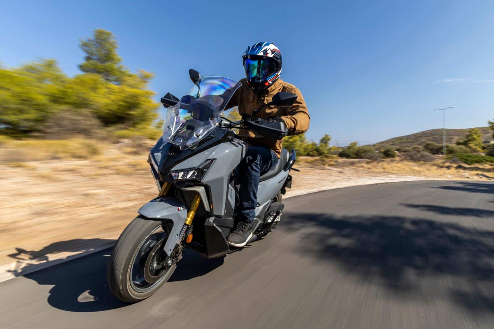 Test 2025 SYM ADXTG400: motorscooter en adventure