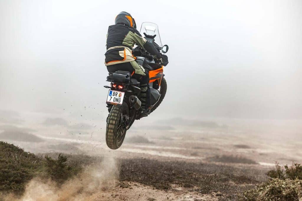 KTM 790 Adventure 2025 nu met volledig instelbare vering