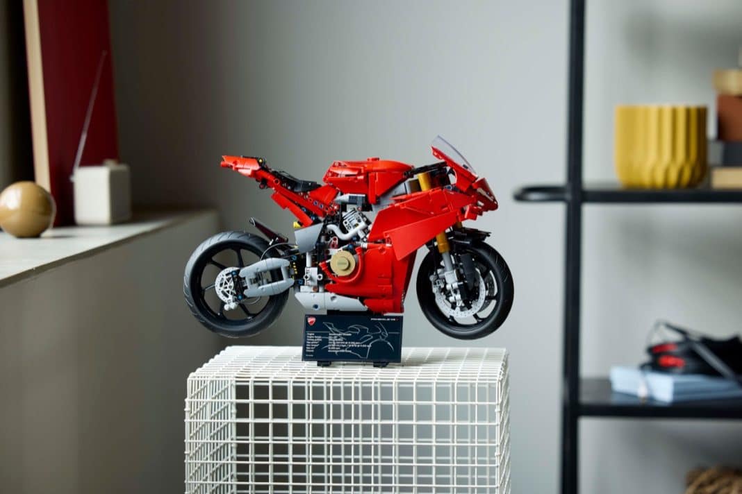Ducati en LEGO brengen iconische Panigale V4 S tot leven in 1.603 stenen