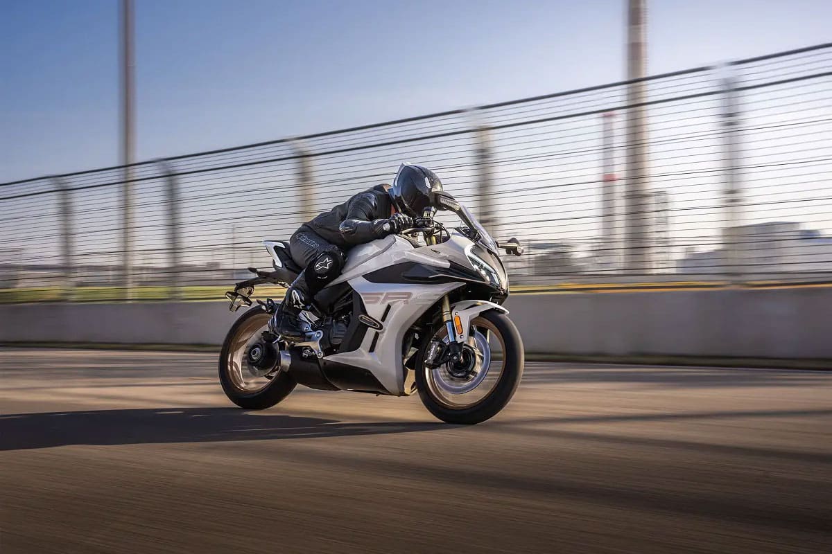 De nieuwe CFMoto 750 SR-R: serieuze concurrent voor Yamaha R7 en ...