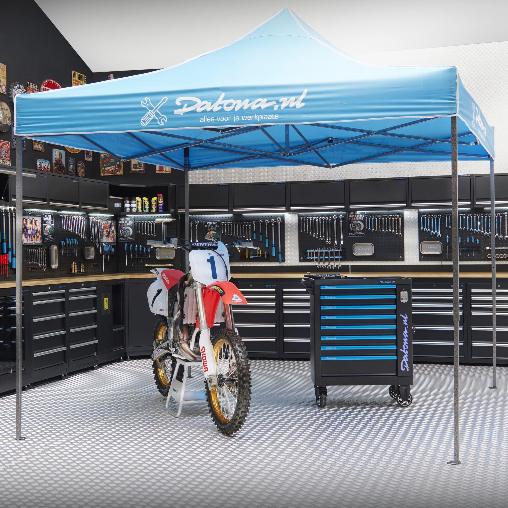 Gratis je motor laten shinen tijdens de Datona Motorwash