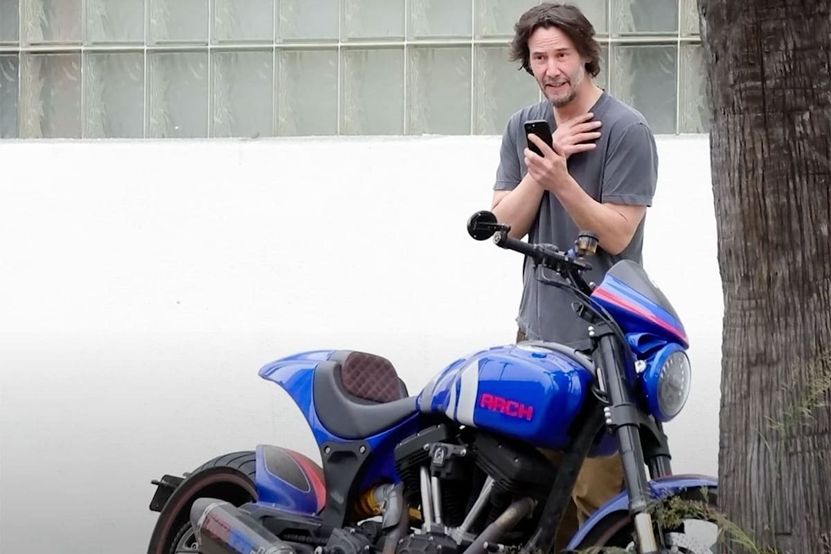 Kostbare ARCH van Keanu Reeves beschadigd in Los Angeles