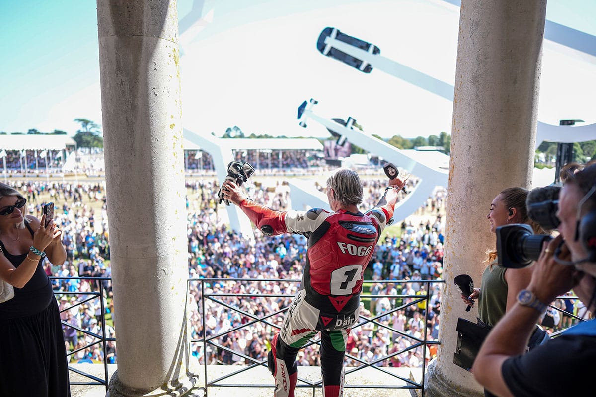 Foggy-gekte bereikt hoogtepunt op Goodwood tijdens viering WSBK op ...