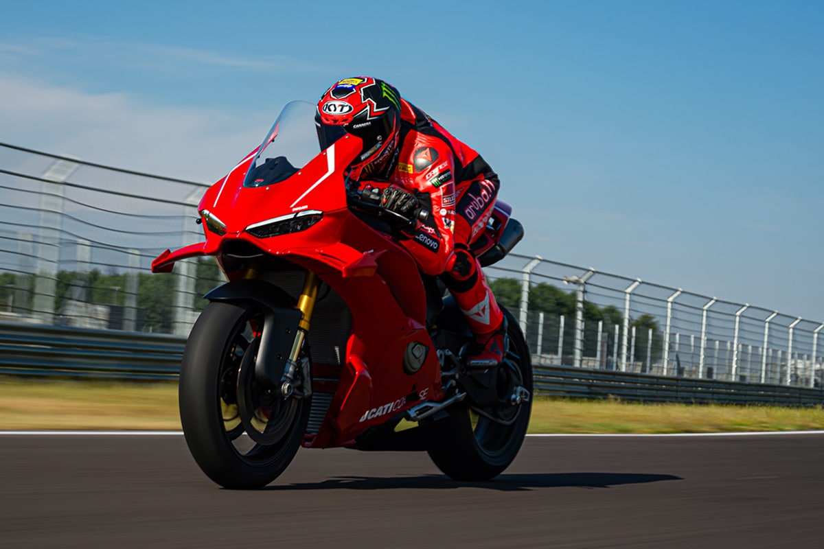 Nieuw: 2026 Ducati Panigale V4 R